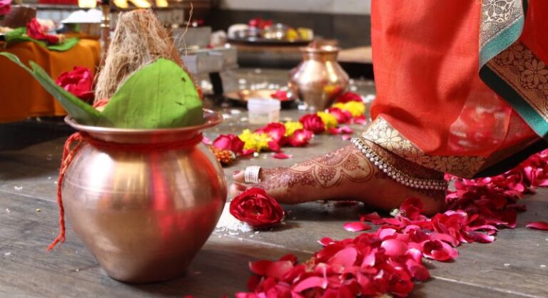 25 Beautiful Indian Wedding Traditions and Rituals - Ruby & The Wolf